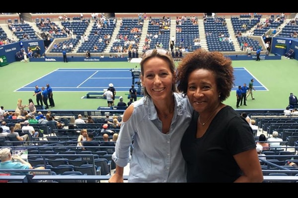 Alex Niedbalski is Wanda Sykes' Wife and Baby Mama Of Twin Daughters ...