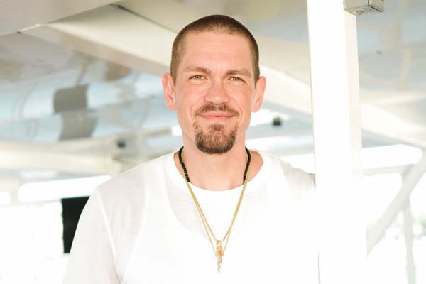 Steve Howey Net Worth - What Could Be His Salary From TV Series Reba ...