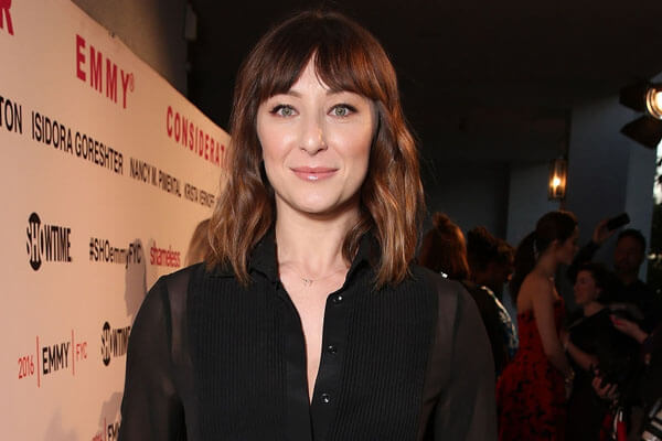 Isidora Goreshter Bio - Net Worth, Wiki, Family, Parents, Relationship ...