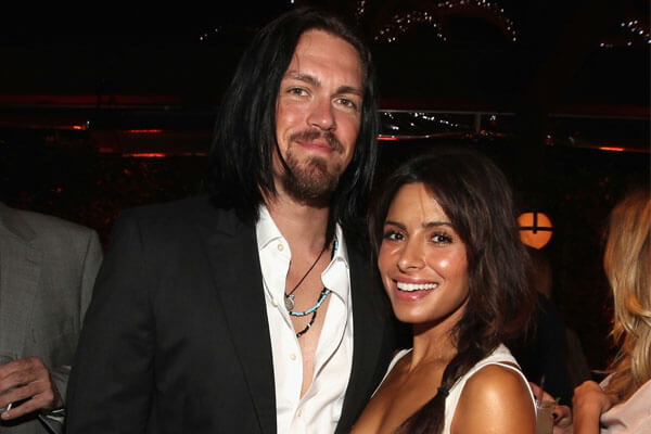 Sarah Shahi And Steve Howey, Married Since 2009 And Parents Of Three ...